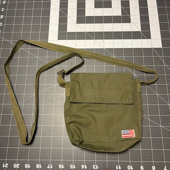 Ufo | Bags | Vintage Ufo Crossbody Purse In Olive Green | Poshmark